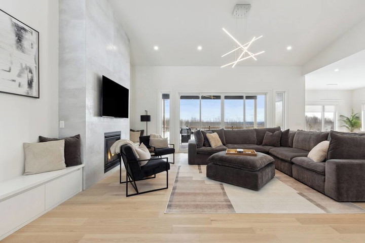 Modern & Spacious Cobble Beach Golf Retreat - Owen Sound