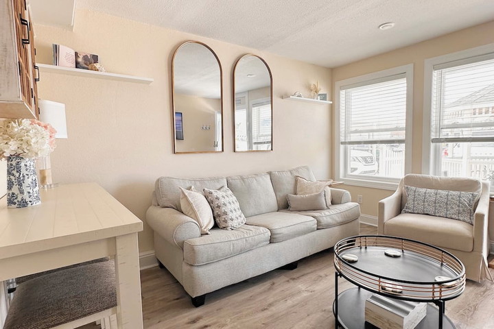 Freshly Updated Beach Haven Nestled On Beautiful Coast Of Wildwood Crest! - Stone Harbor, NJ