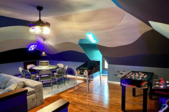 One-of-a-kind Historic Getaway, Where Timeless Charm Meets Modern Fun & Comfort. - Front Royal, VA