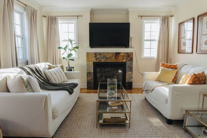 Urban Oasis 45 Min To Nyc 2.5 Bath + Garage + Yard - Greenwich, CT
