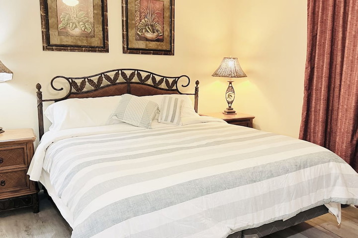Spectacular Lakeview Blue Heron Beach Resort Lux Condo Petfriendly - Lake Buena Vista, FL