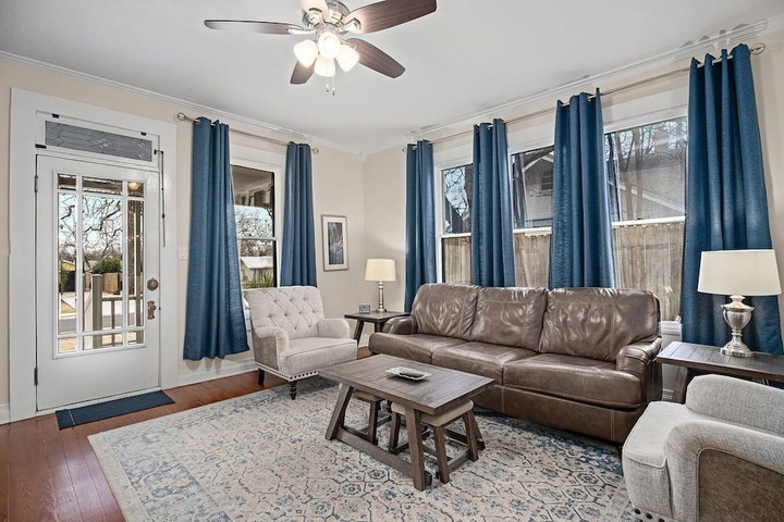 Maple Haus Entire Property | Sleeps 18 | Great Location -