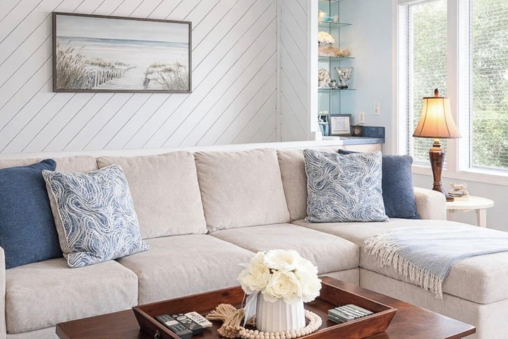 Family Friendly Beach House. Pool, Hot Tub, Walk To Beach. Dog Friendly, Fenced - Sandbridge Beach, VA
