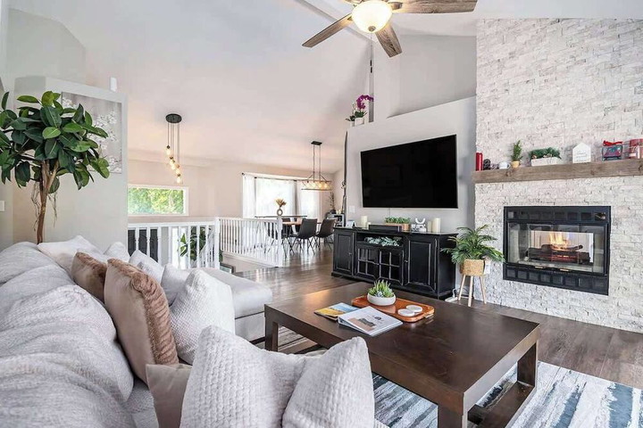 Central Omaha Luxury Close To Everything &King Bed - Omaha, NE