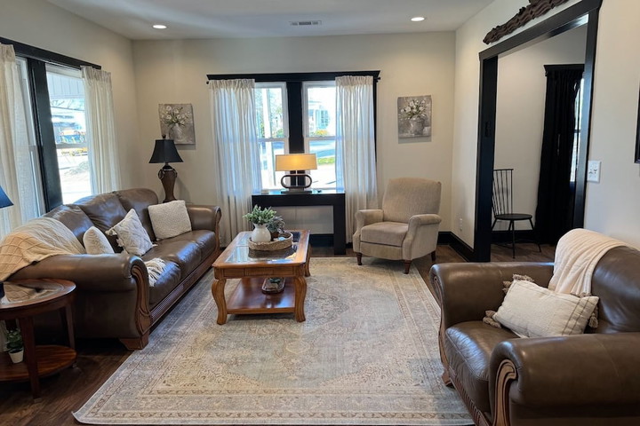 2-bedroom Vacation Home Just A Two Minute Walk To Downtown - Carrollton, GA