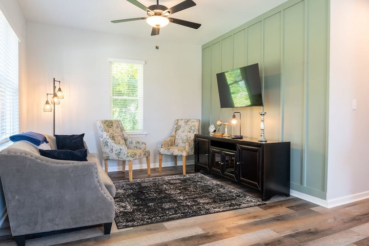 New! Duke~king Bed~speakeasy Hideout - Hillsborough, NC