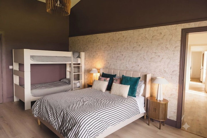 Family Ensuite, Balcony & Bunks | Boyne Valley - Drogheda