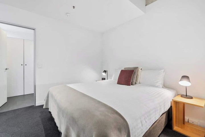 Gibson's Mill 1 Bedroom Warehouse Apartment With Atrium View - 204 - Hobart