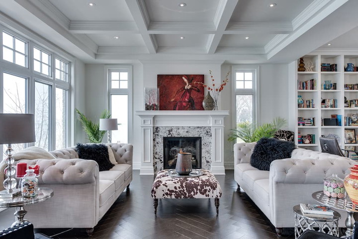 Luxury Lakefront Home With Private Backyard Beach & Spectacular View - St. Catharines