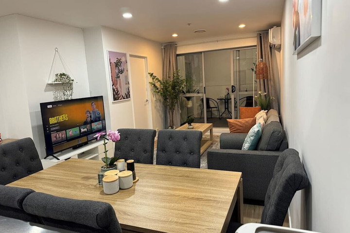 Stunning 3 Bd 2 Bth City Apt - Pool And Carpark - Auckland