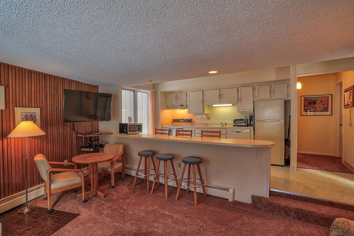 ⭐️Modern 3br Retreat : Pergola, Waterfall Showers & Backyard Oasis -Pet Friendly - Harlingen, TX