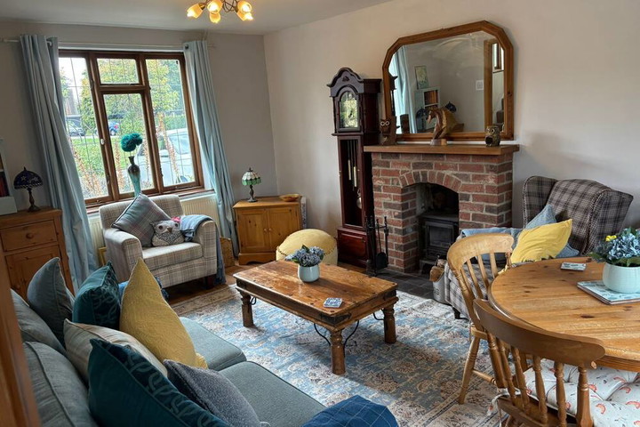 Cosy Country Cottage For Relaxing Or For Peaceful Work Setting With Log Burner - Bedford