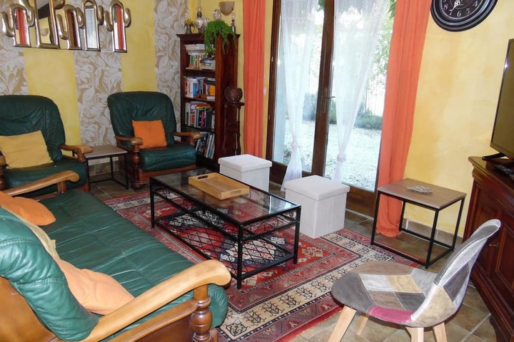 Fermette à La Campagne Indépendante 8 Personnes. .110 M² Piscine,jacuzzi. . - Yonne
