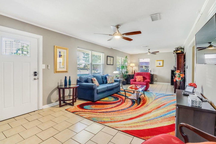 Steps To Beach & Short Drive To Casinos, Coliseum And All Biloxi Entertainment - Biloxi, MS