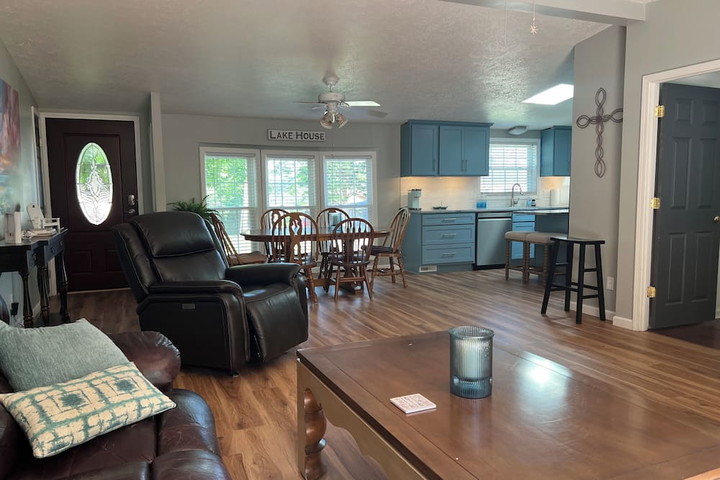 Cozy Chippewa Lake Ranch Just Steps From The Lake! Kayaks And Sups Private Beach - Medina, OH