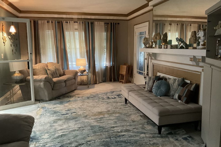 4-bedroom Vacation Home Just 3 Minutes Drive To Case Western Reserve University - Shaker Heights, OH