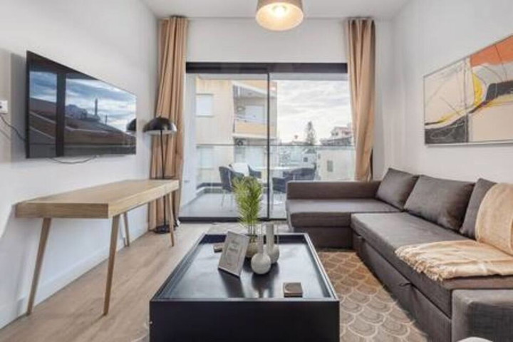 203 Piliou - City Views & Rooftop Pool Access - Limassol