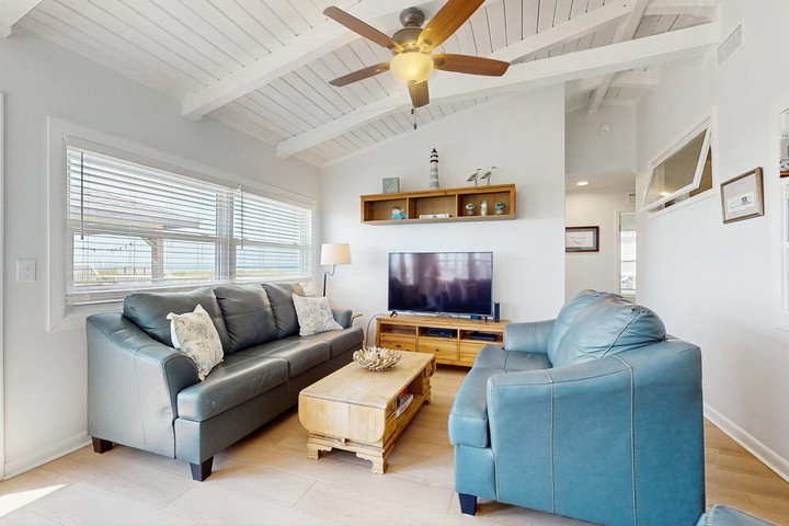 Deja Blue: Oceanfront Perfection - North Carolina