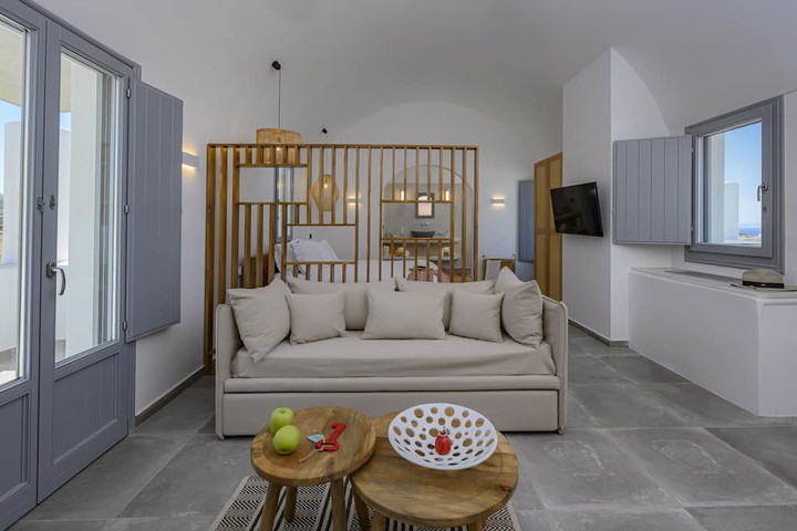 Vinsanto Anemi Vine Villa - Oia
