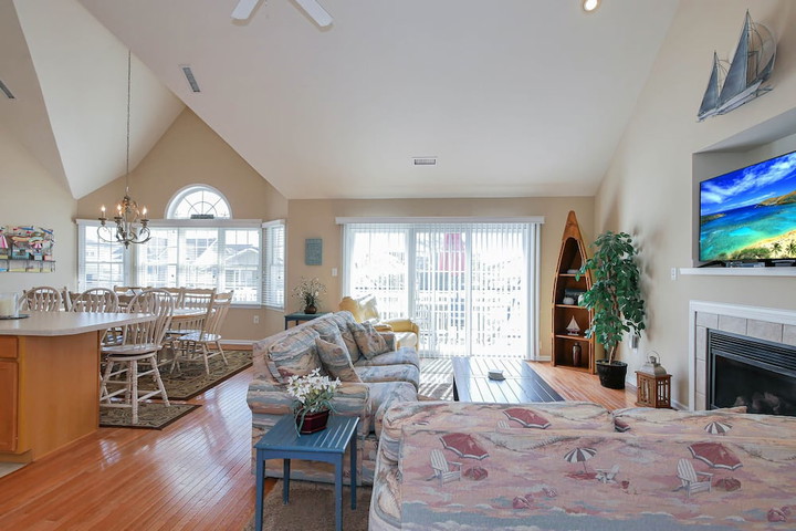 5⭐️ Gold Coast! 1 Block To Beach+boardwalk! 4b 2b 2nd Fl. Private Rooftop Deck! - Ocean City, NJ