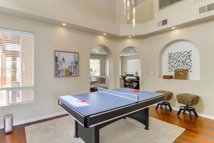 Heated Pool! Hot Tub! Volleyball Court! 3-bedroom, 3-bathroom Fabulous Home! - Albuquerque, NM