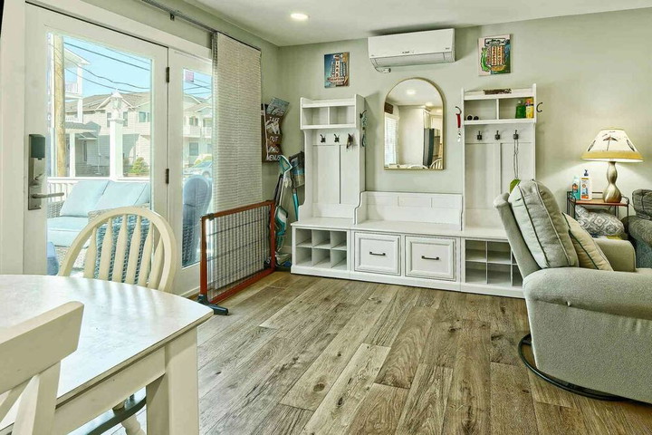 Cozy And Roomy Beachside Bungalow In Sea Isle - Sea Isle City, NJ