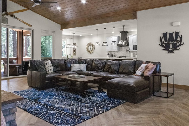 New Beautiful Cabin Located In Quiet Torreon Cul-de-sac - Arizona