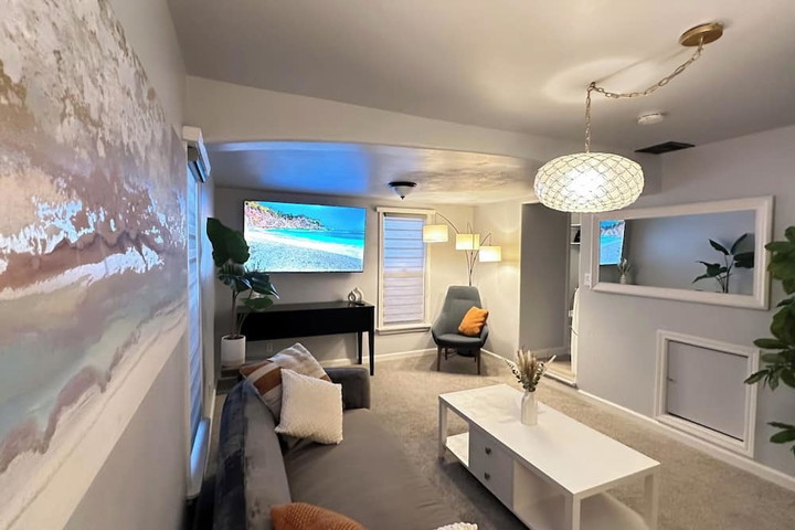 The Oasis - Your Luxury 2br/1.5ba Home In Downtown Modesto - Modesto, CA