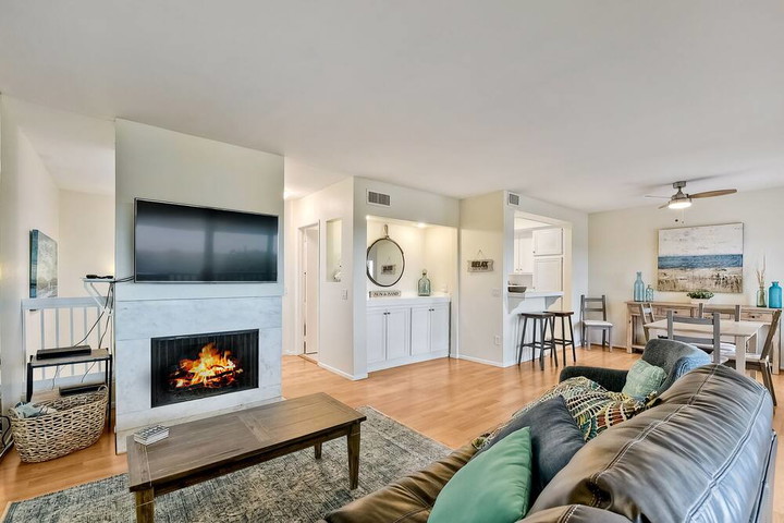 Coastal Getaway, Relaxing Del Mar Townhouse Steps From Torrey Pines State Beach - Del Mar, CA