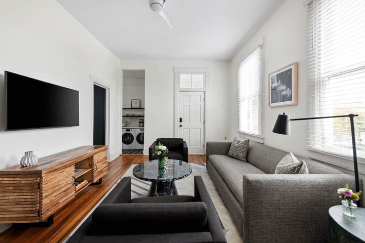 Coconut Suite | 1br Retreat W/ Parking Downtown! - Charleston, SC