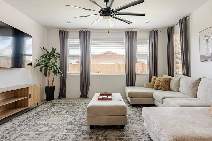 Luxurious Arizona Retreat - Queen Creek, AZ
