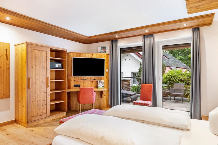 Room 'Hühnerstall' With Terrace, Wi-fi And Air Conditioning - Baden-Baden