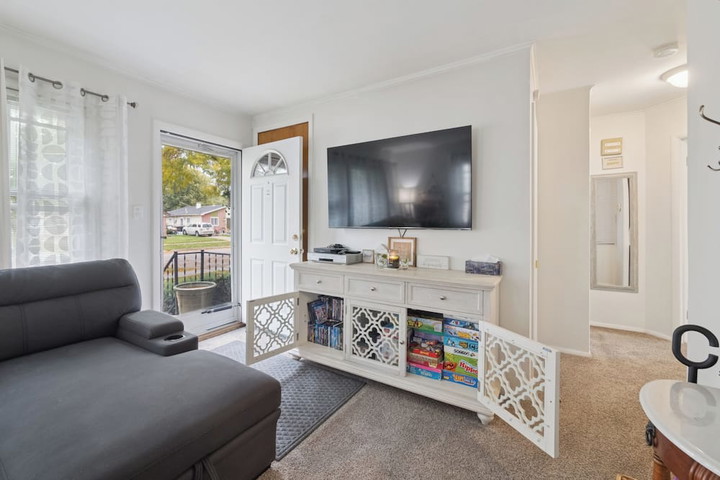 Airport Getaway -2br Near Detroit Sports & Events 20 Min From Downtown A2 - Livonia