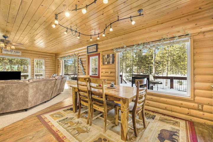 Elk Retreat - 24 Miles To Yellowstone - Wi-fi ~ New Large Deck. - Island Park, ID