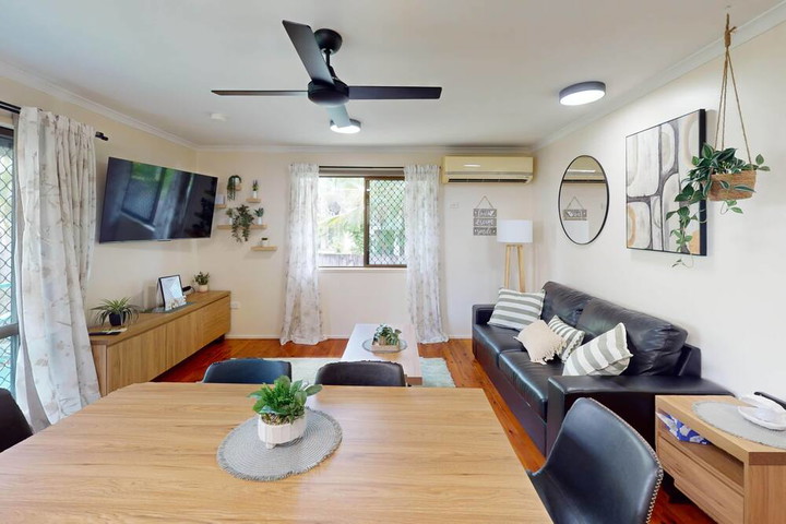 Saltwater Sand - Relax By The Beach - Mackay