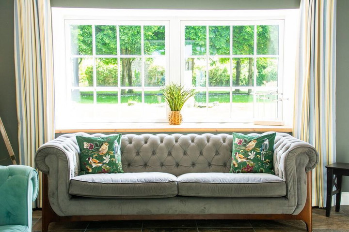Elegant Barn Conversion - Luxury Estate - Hot Tub - Anglesey