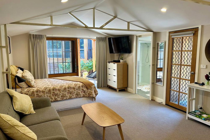 The Cosy Bungalow - Very Private, Romantic Haven. - Portarlington