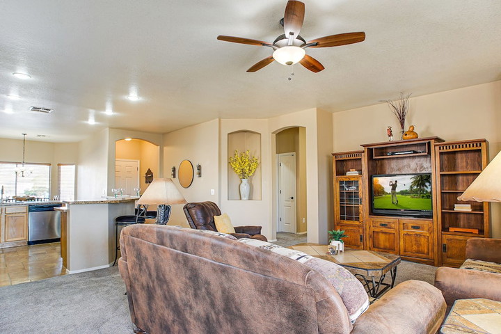 Lakefront 3br Avondale Home | Golf Views, Heated Pool - Avondale, AZ