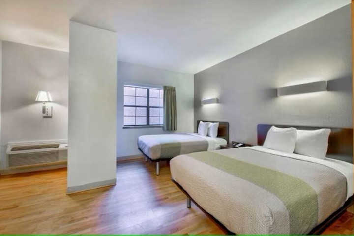 Budget-friendly 2 - Units Near Jinks Pond Suitable For Families + Travelers - Beaumont, TX