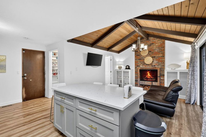Quiet 3-bedroom 2-bathroom House With Newly Remodeled In South Beaverton - Beaverton, OR