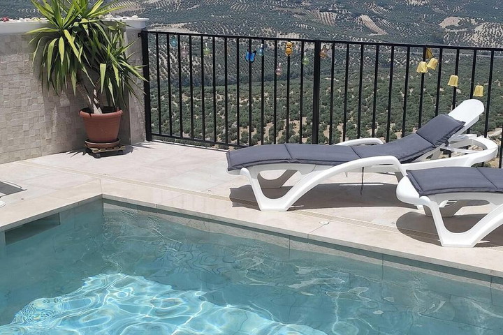 Casa Rural Martemma: Vistas A La Montaña, Piscina Privada Y Aire Acondicionado - Luque
