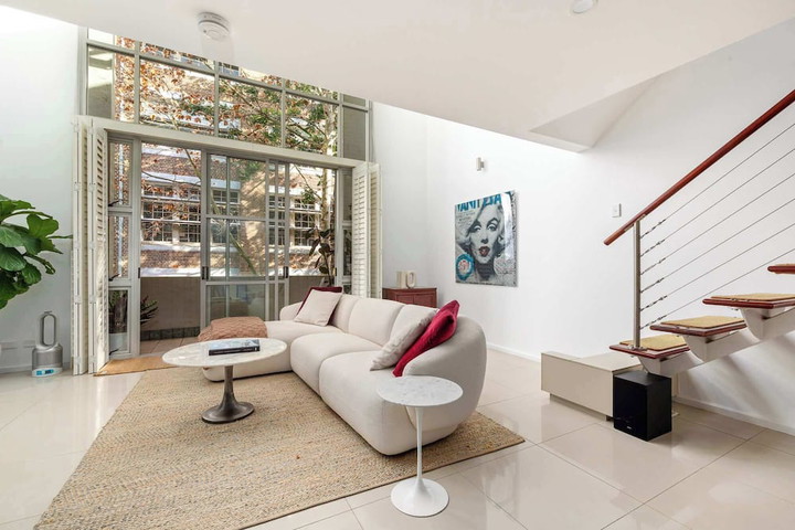 Manhattan Tri-level Warehouse Style Apartment - Surry Hills