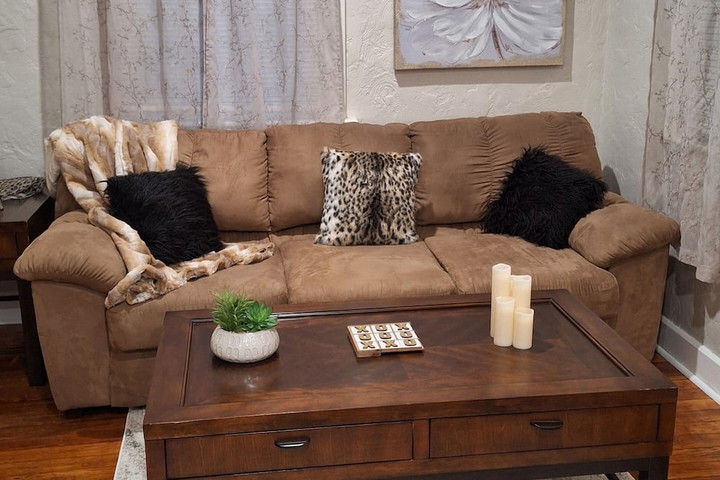 Experience Belleville In A 2 Br Cozy Home With A Stl Cardinals Theme. - Belleville, IL