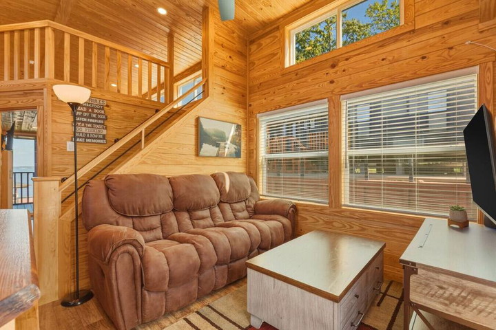 Lake Front Cottage Paradise! - Mount Pleasant, TX