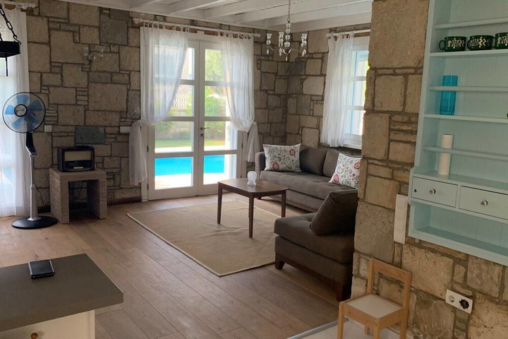 Vacation Villa In Cesme, Turkey With Private Pool And 150 Mt To The Beach. - Çeşme