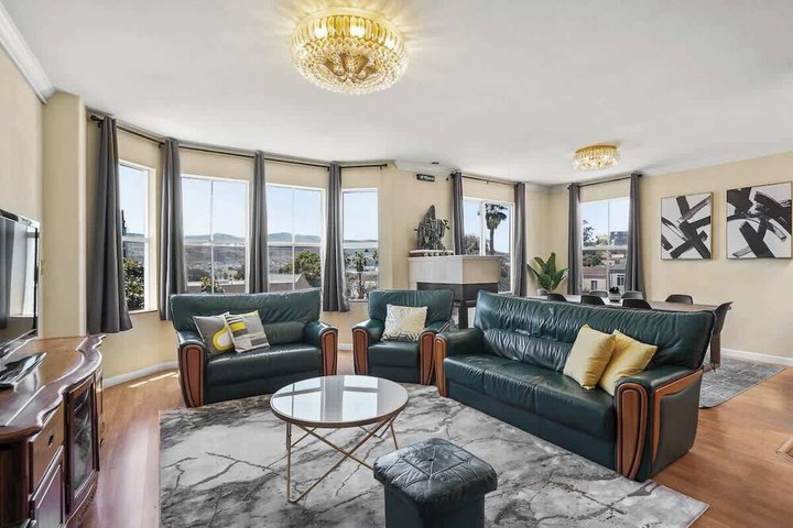 Silver Terrace Gem Stunning Spacious 2br Residence W/ Secured Parking Near Sfo & Downtown San Francisco - San Francisco, CA