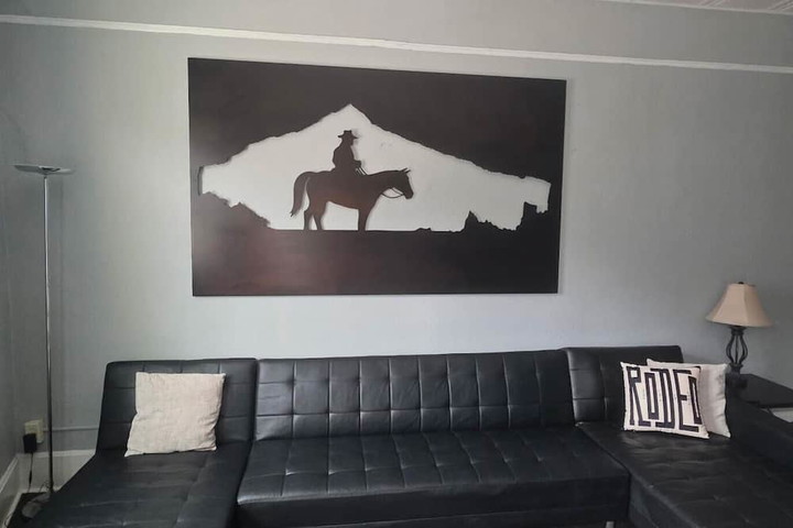 Black Hills Retreat - Spacious 2-br Downtown Walkable Family Getaway - Hot Springs, SD