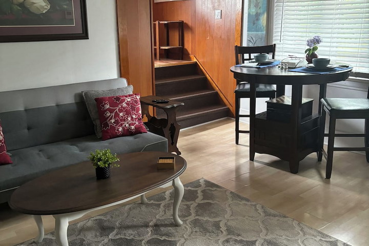 New Cozy, A One-bedroom Apartment With Its Own Entrance, And Loft Bedroom.. - New Glasgow