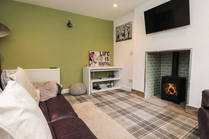 Tyddyn Elidir, Pet Friendly, Character Holiday Cottage In Old Colwyn - Colwyn Bay