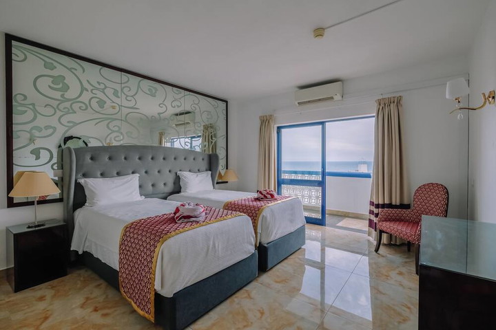 Close To Old Town Square! Indoor And Outdoor Pool, Beachfront, Free Parking! - Albufeira